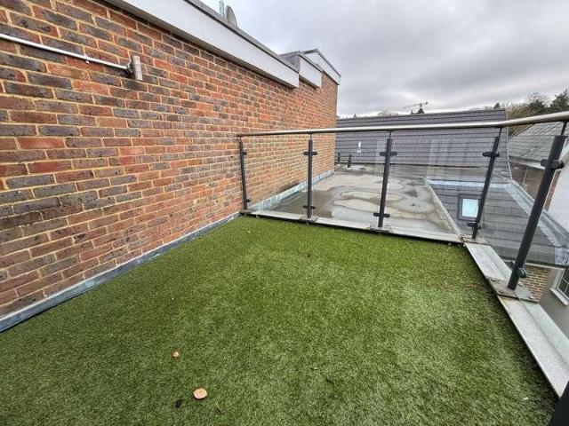 3 bed flat for sale