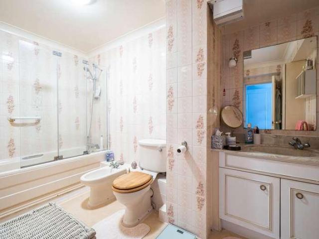 3 bed flat for sale