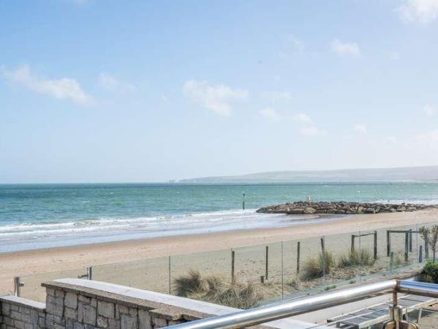 3 bed flat for sale