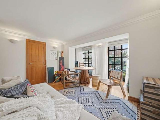 3 bed flat for sale