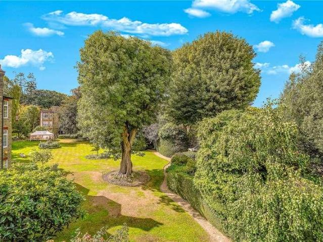 3 bed flat for sale