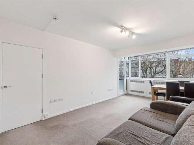 3 bed flat for sale