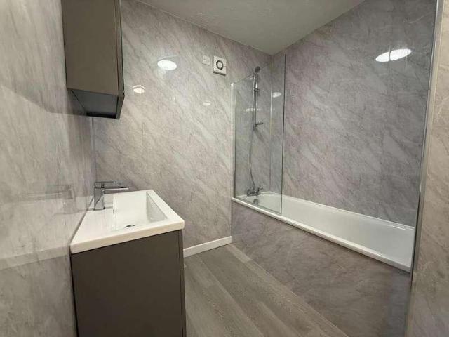 3 bed flat for sale