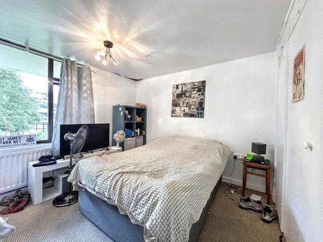 3 bed flat for sale