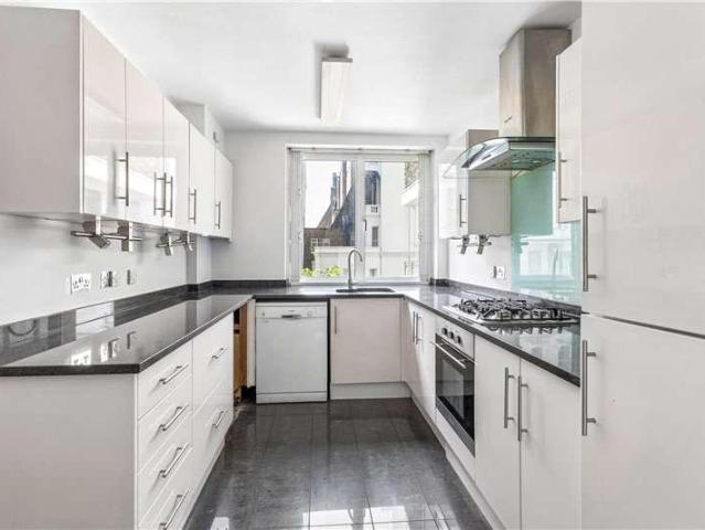 3 bed flat for sale