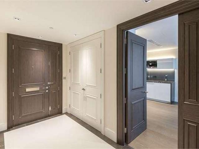 3 bed flat for sale