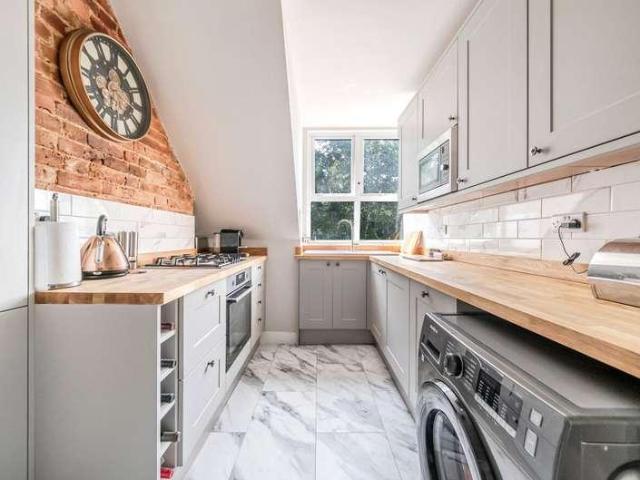 3 bed flat for sale