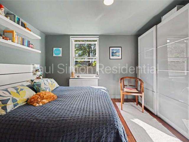 3 bed flat for sale