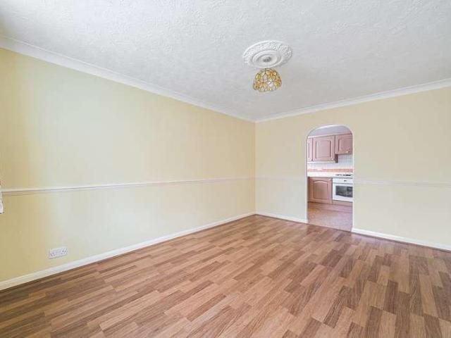 3 bed flat for sale