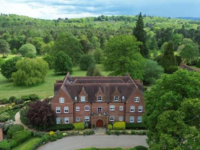 3 bed flat for sale