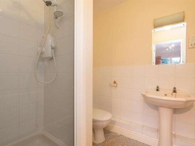 3 bed flat for sale