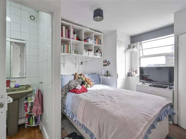 3 bed flat for sale