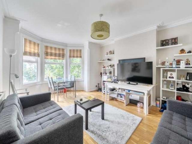 3 bed flat for sale