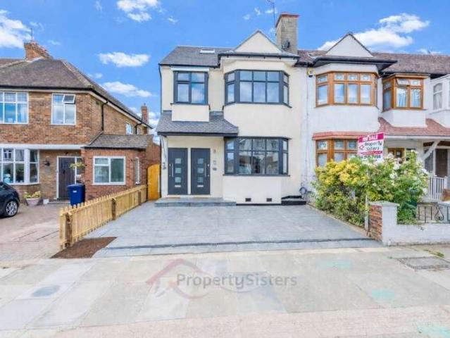 3 bed flat for sale