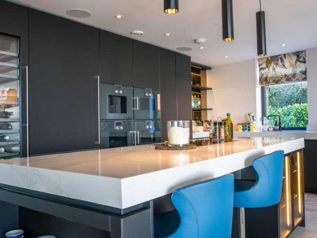 3 bed flat for sale