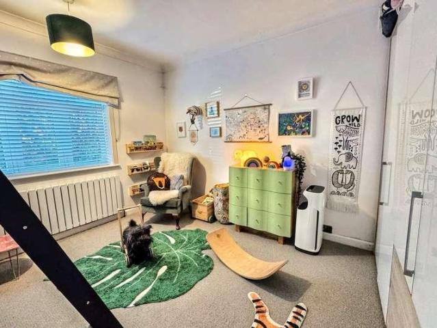 3 bed flat for sale