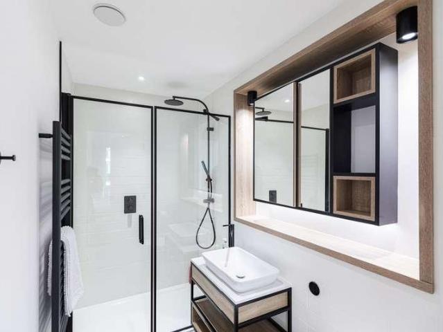 3 bed flat for sale
