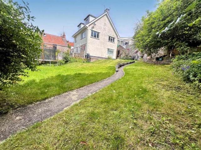 3 bed flat for sale