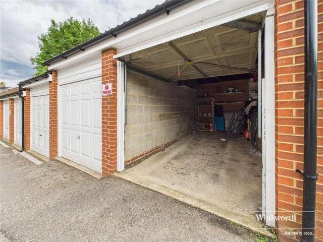 3 bed flat for sale