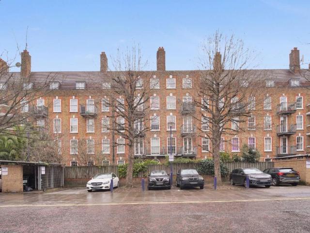 3 bed flat for sale