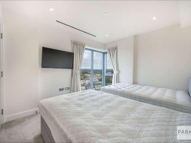 3 bed flat for sale