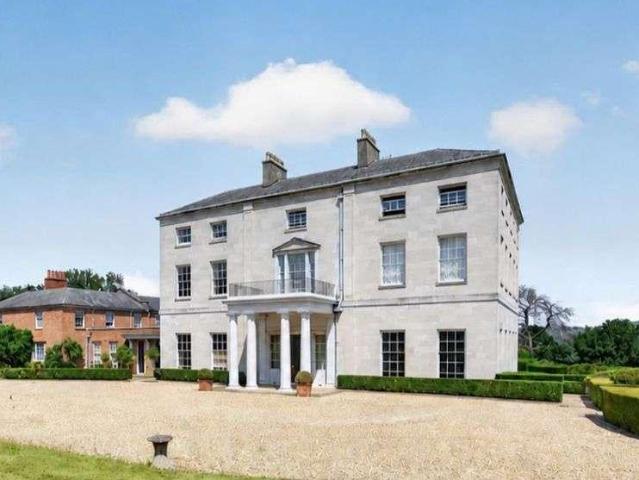 3 bed flat for sale
