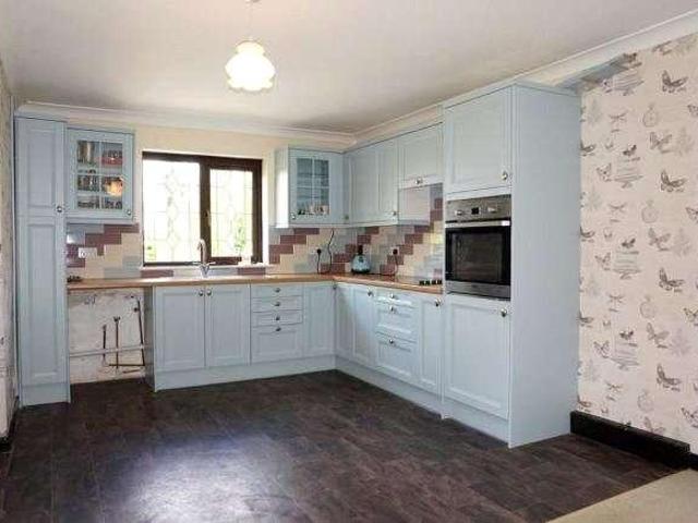 3 bed flat for sale