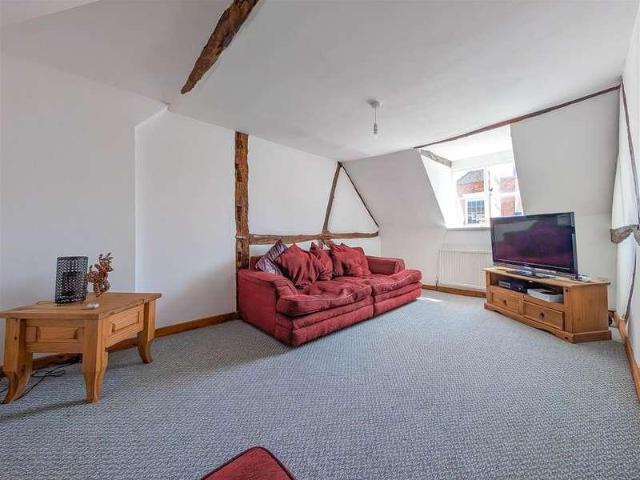 3 bed flat for sale