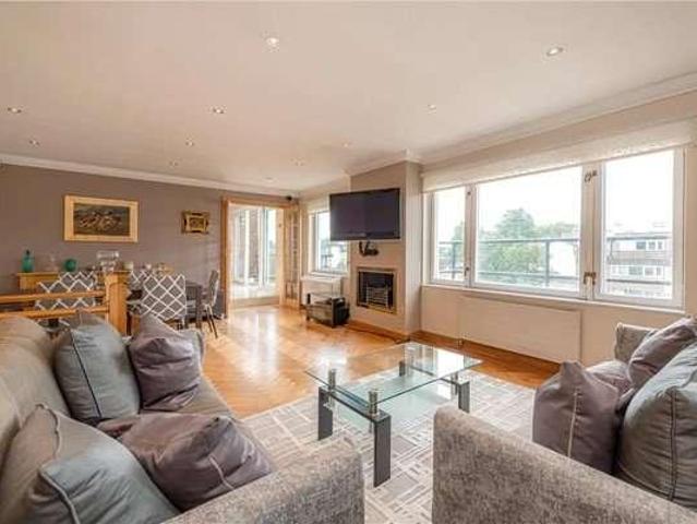 3 bed flat for sale