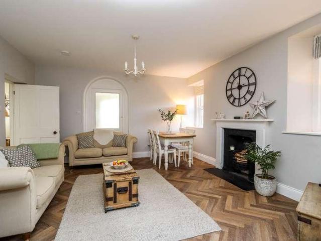 3 bed flat for sale