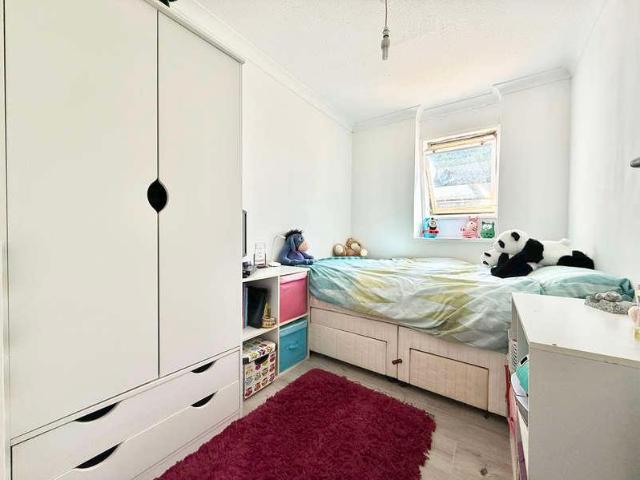 3 bed flat for sale