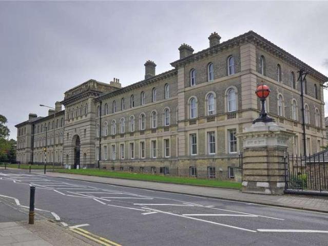 3 bed flat for sale