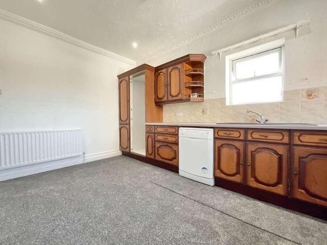 3 bed flat for sale