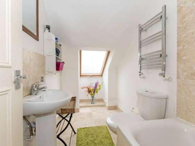 3 bed flat for sale