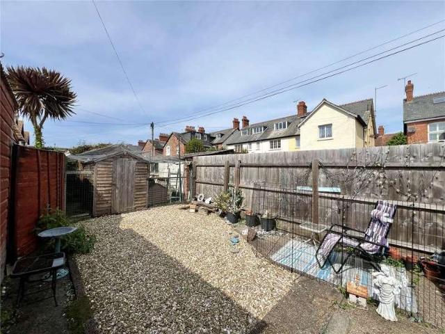 3 bed flat for sale