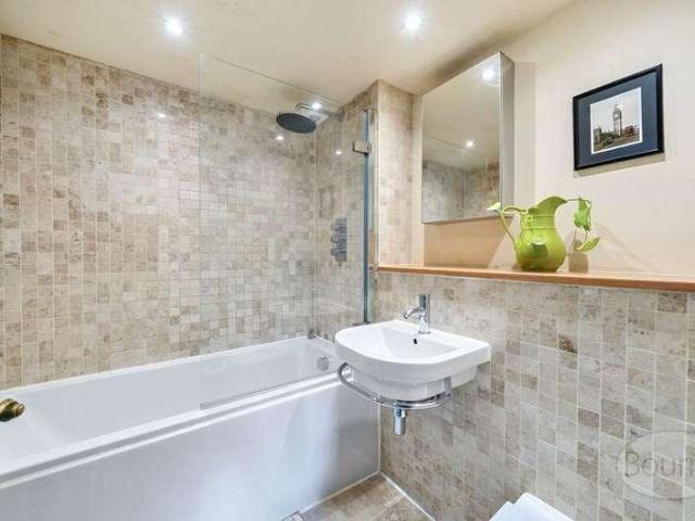 3 bed flat for sale