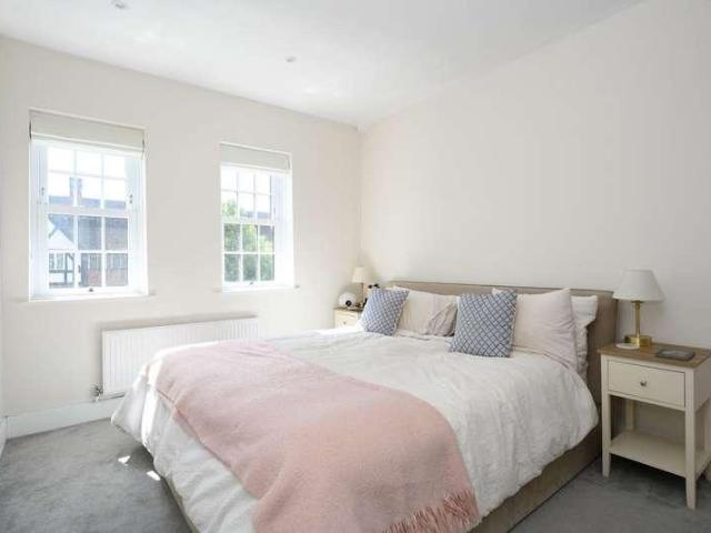 3 bed flat for sale