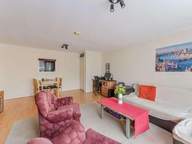 3 bed flat for sale