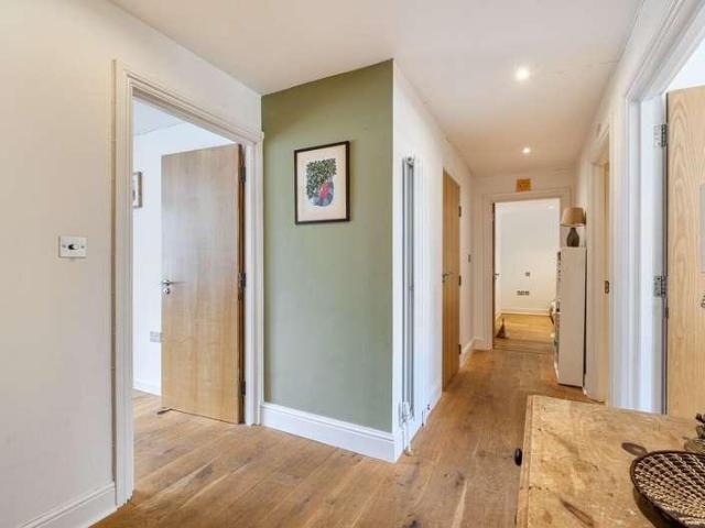 3 bed flat for sale