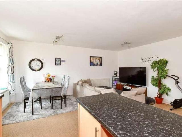 3 bed flat for sale