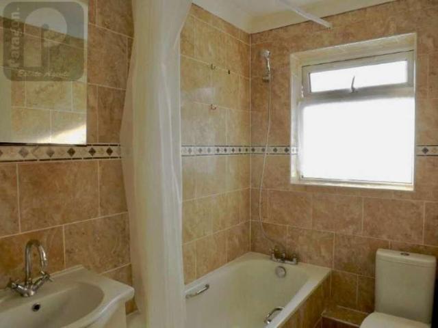 3 bed flat for sale