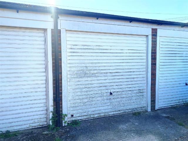 3 bed flat for sale