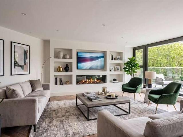 3 bed flat for sale