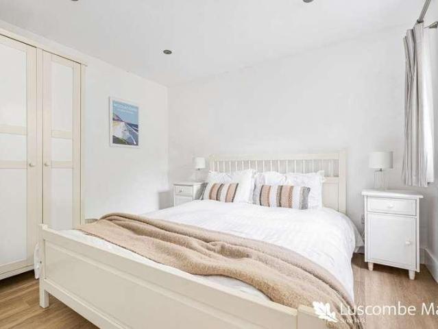 3 bed flat for sale