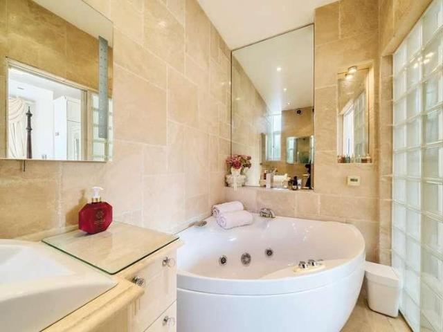 3 bed flat for sale