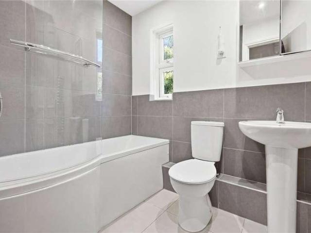 3 bed flat for sale