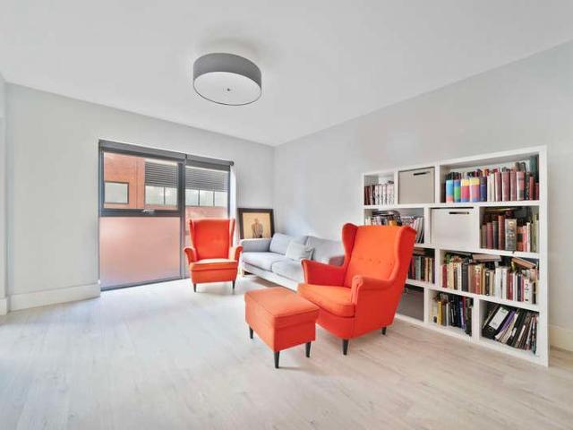3 bed flat for sale