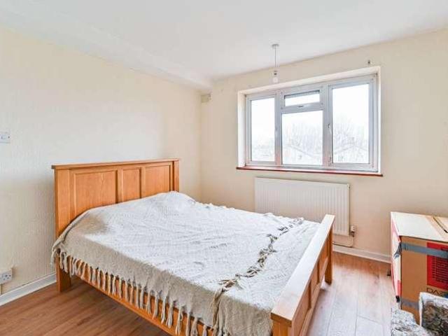 3 bed flat for sale