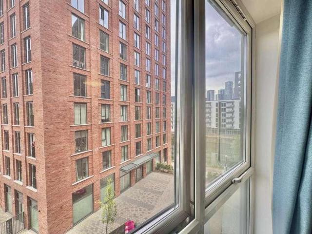 3 bed flat for sale