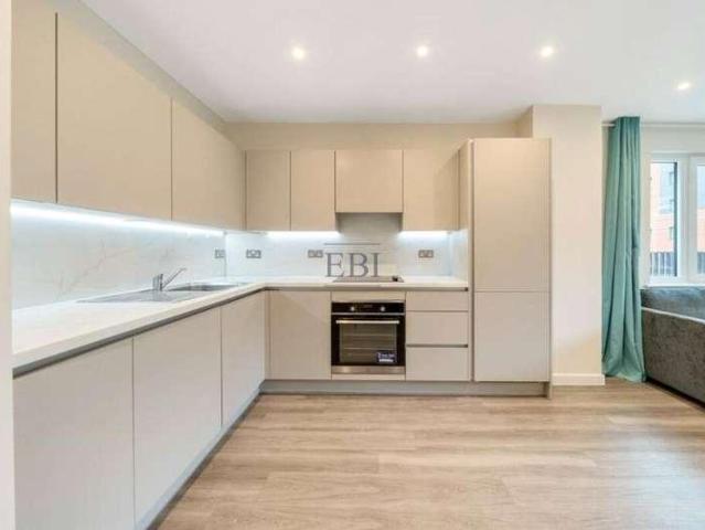 3 bed flat for sale